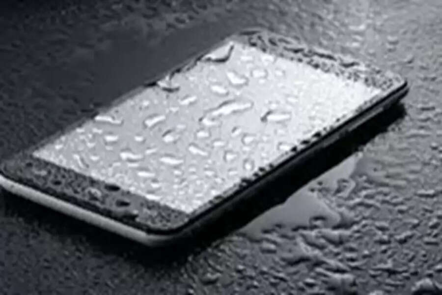 Useful Thing: If your phone gets wet in the rain... then don't panic ...