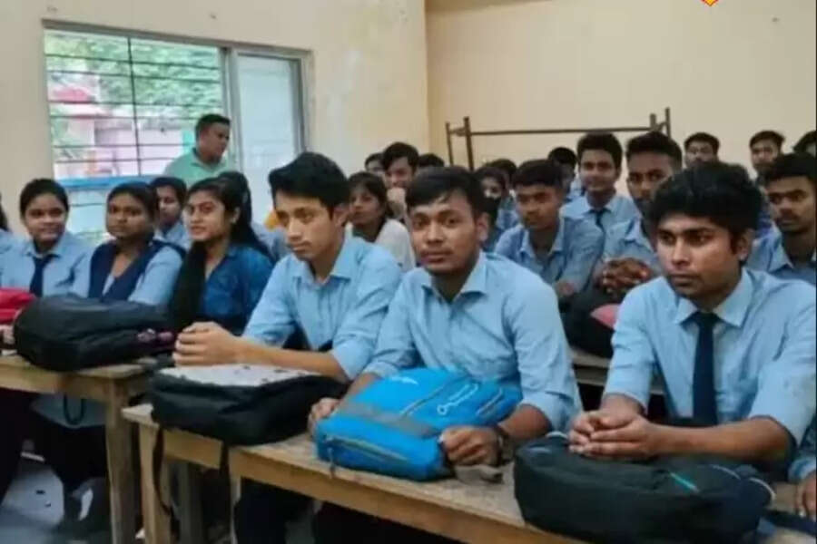 JNV Admission 2026-27: Registration Open for Class 9 & 11, Apply Online ...