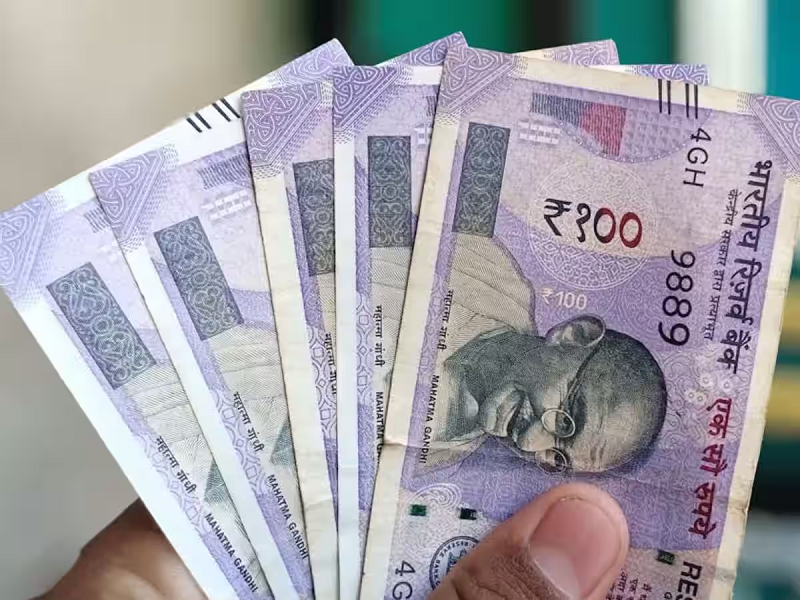 What is the salary of an SDM? Do they get facilities equal to DM?
